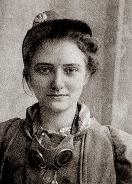 Bản Thân Tôi và Con Người Tôi | Myself and My Person – Anna Swir – phan ...